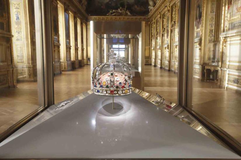 Palais du Louvre, galerie d’Apollon par - œuvre d'art analysée en ...