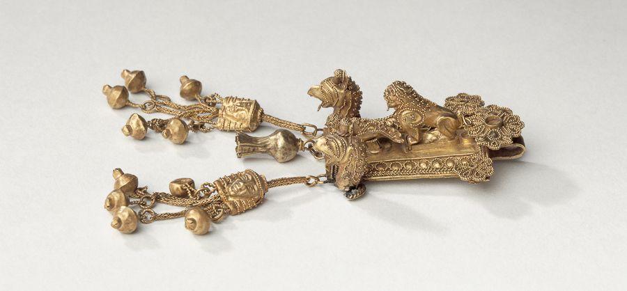 Pendentifs à pendeloques par - œuvre d'art analysée en images ...